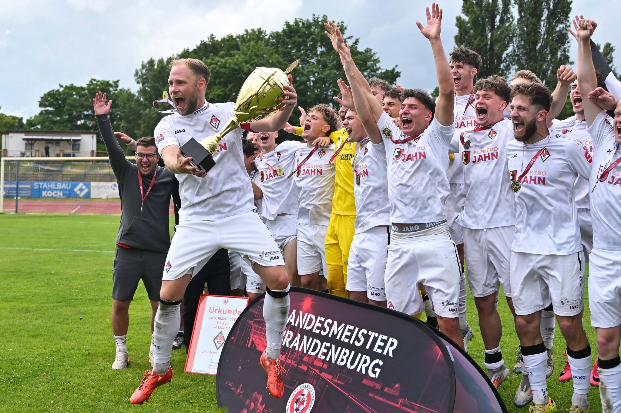 1. FC Frankfurt ist Landesmeister - Kistenmacher gratuliert: "Haben es ...