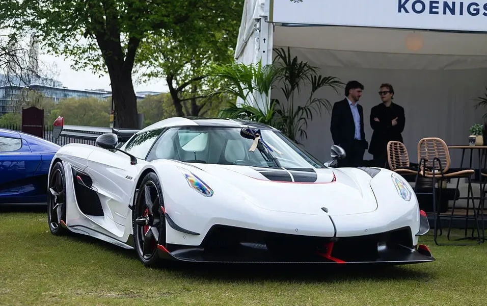 Koenigsegg Jesko Absolut sets 8.54s quarter-mile record
