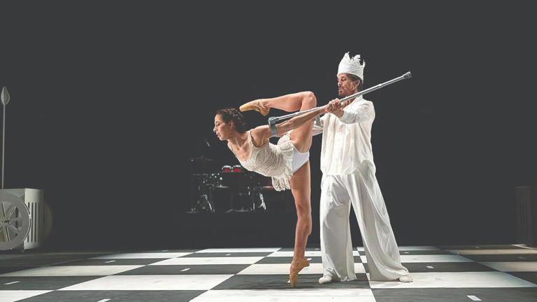 Planeta danza: Un singular torneo de ajedrez en el escenario