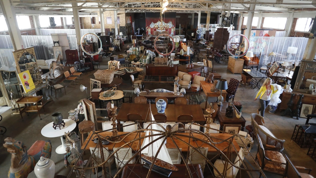 How to sell antiques successfully online