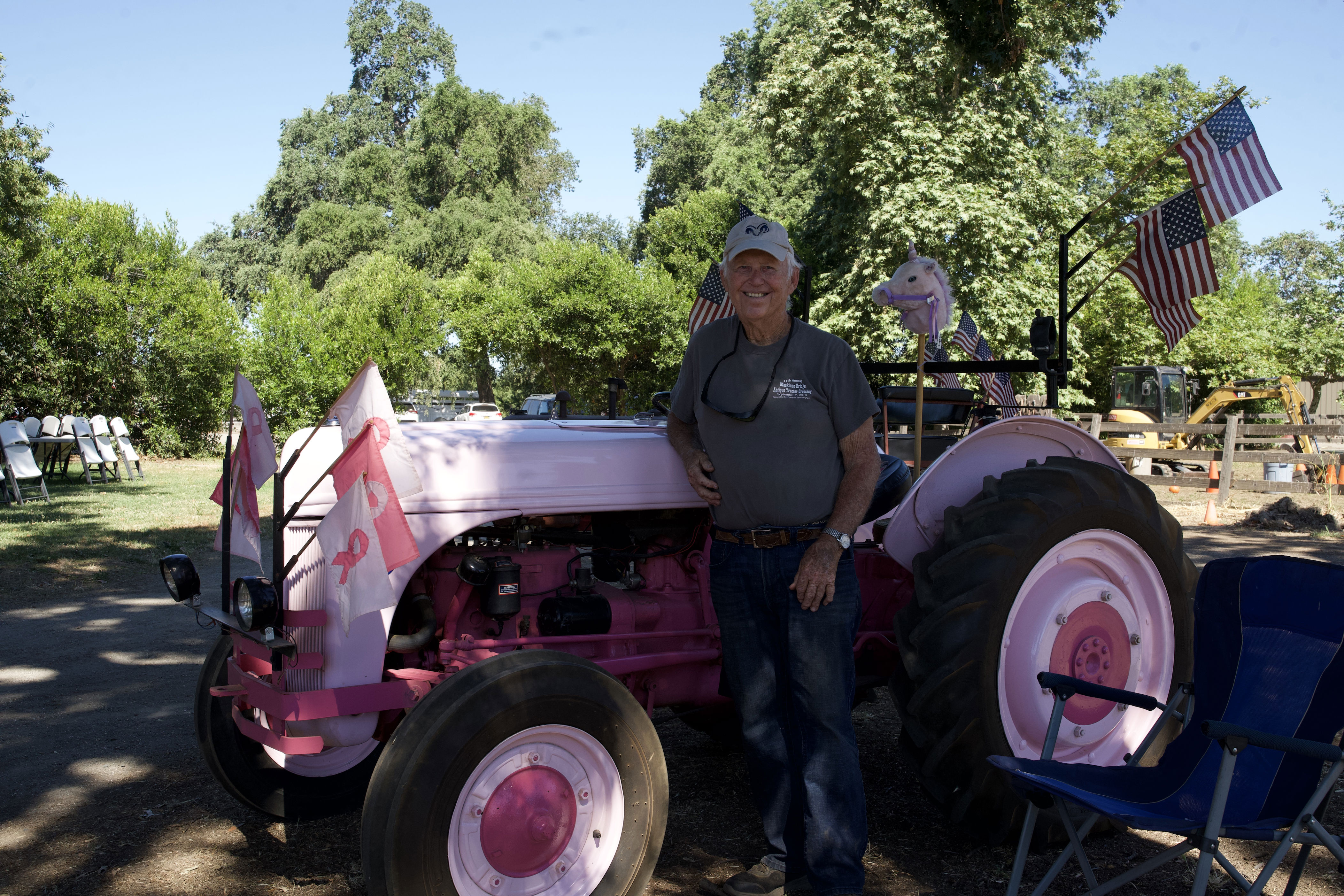Annual threshing bee rejects modernity, embraces tradition