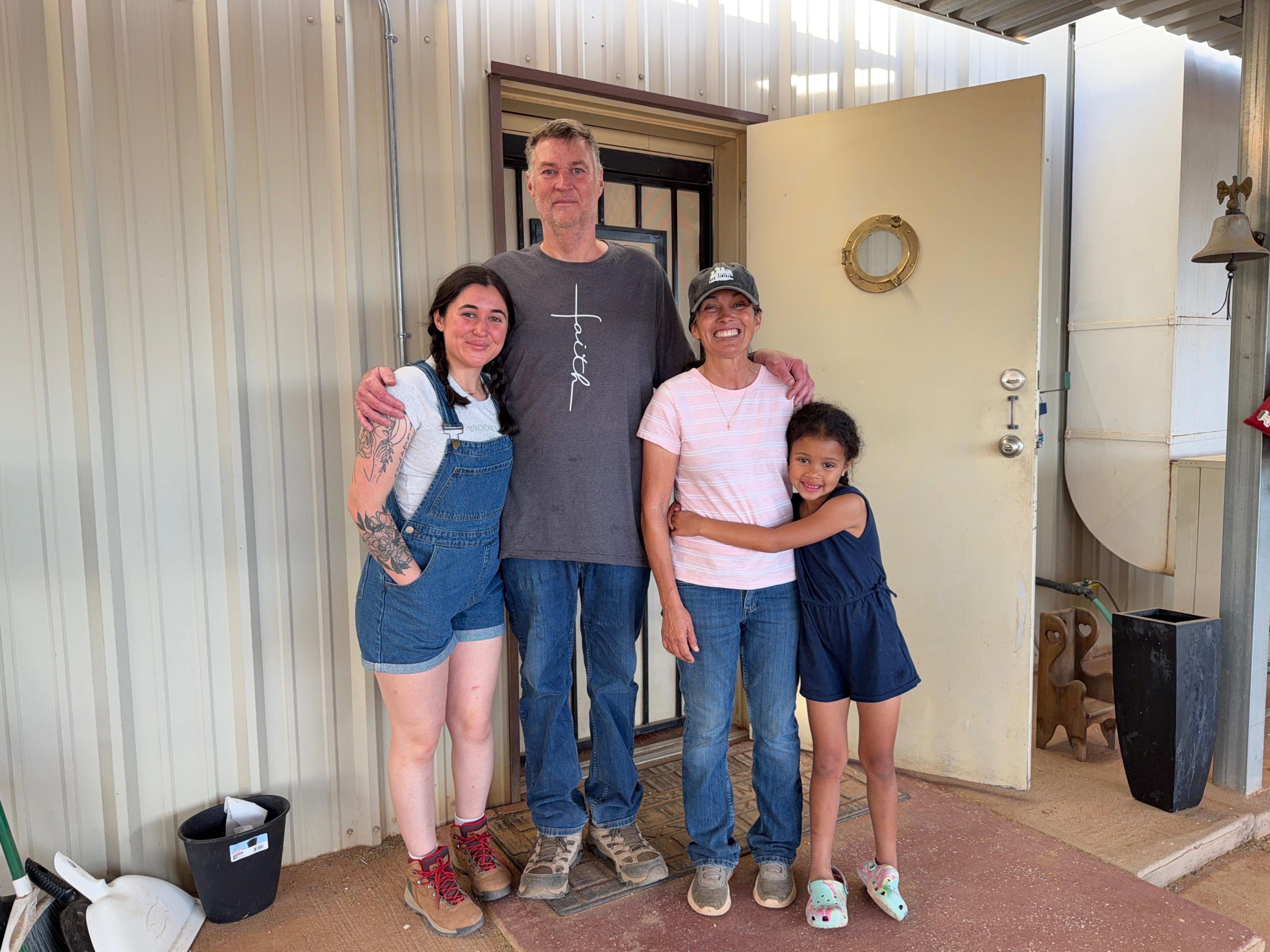 A single mom moved into her parents' garage to save money. Now she's on ...