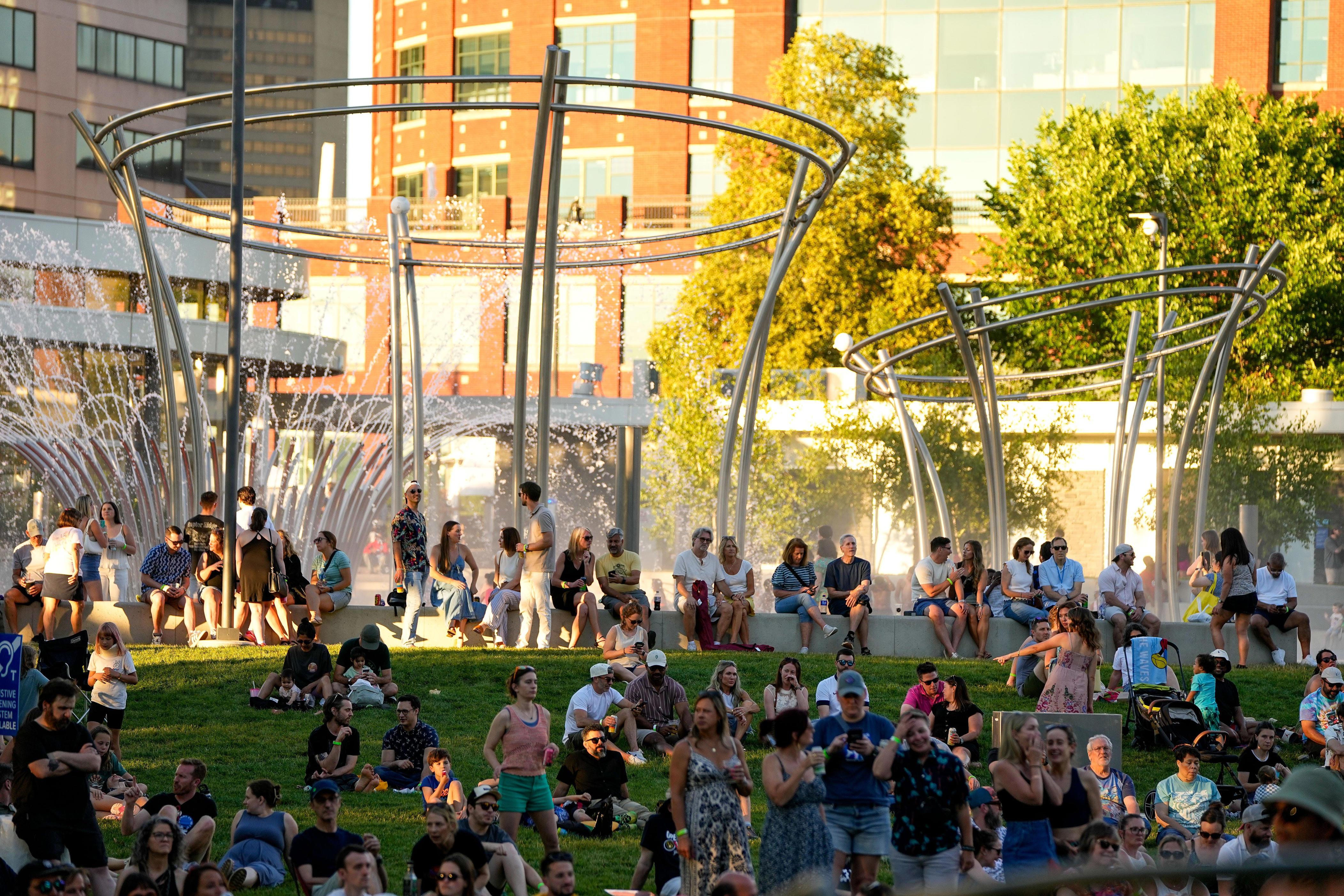 Columbus Arts Festival to close early as thunderstorms roll in