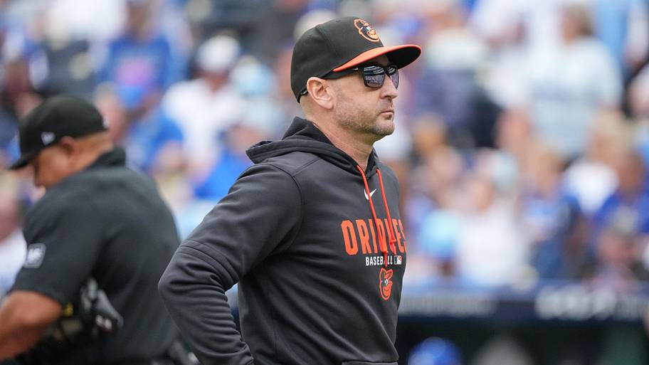 Craig Albernaz frustrates fans with limp response to Padres beanball