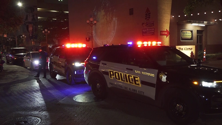 Man critically injured in River Walk stabbing near downtown hotel