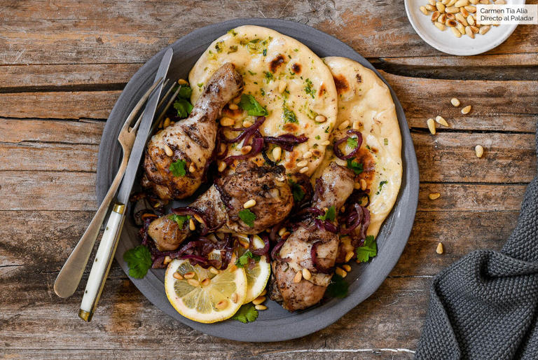 Pollo asado a la palestina con sumac y cebolla morada o musakhan, una ...