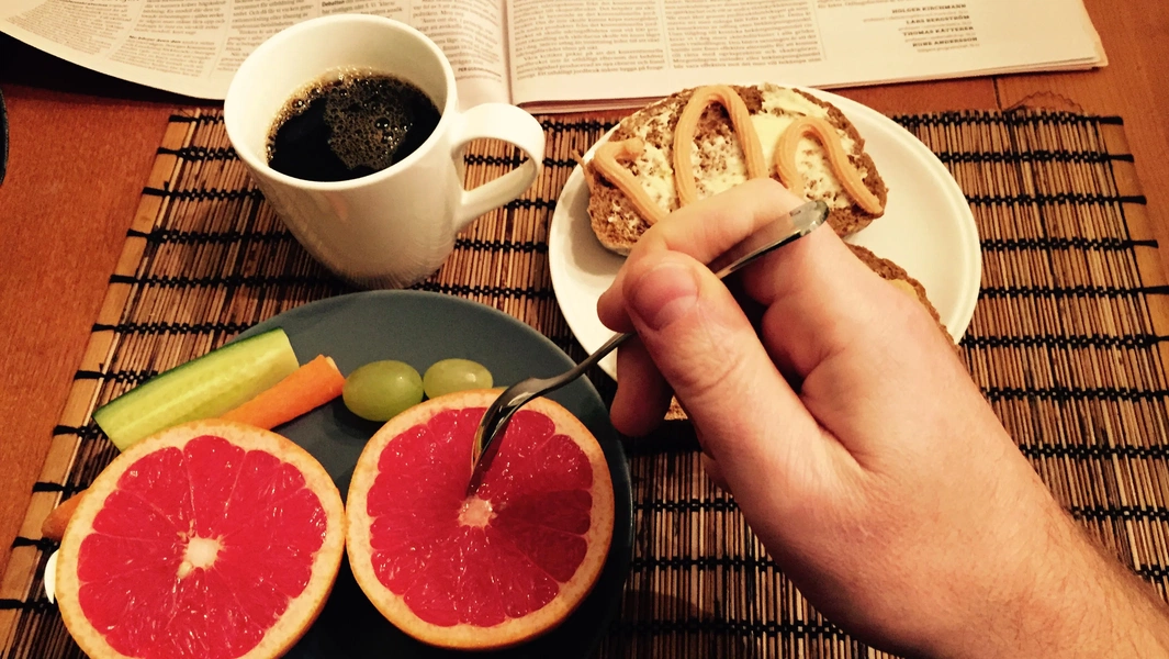 Meal timing strategies for weight and metabolic health