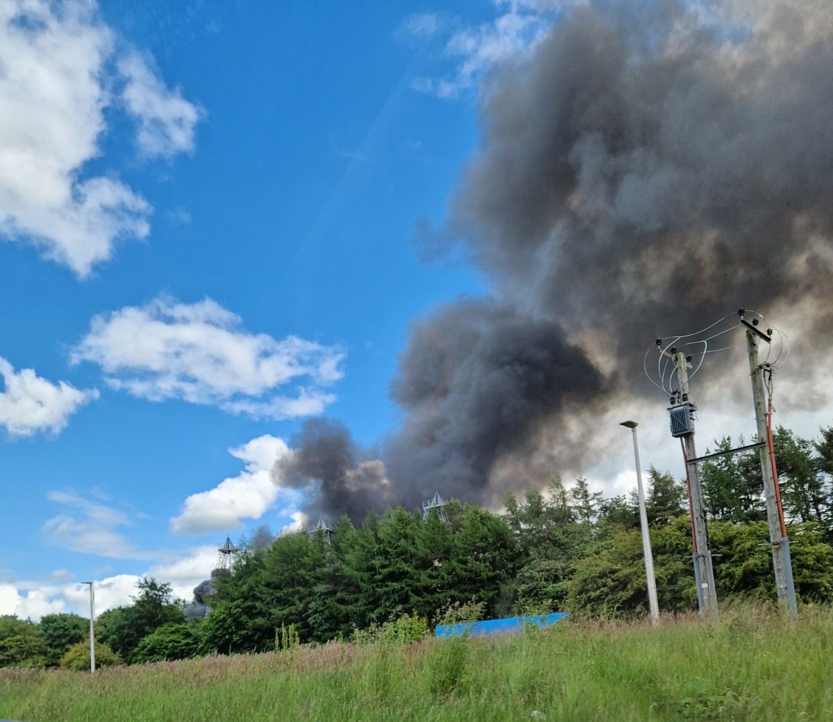 Huge fire breaks out in industrial estate near Livingston with ...