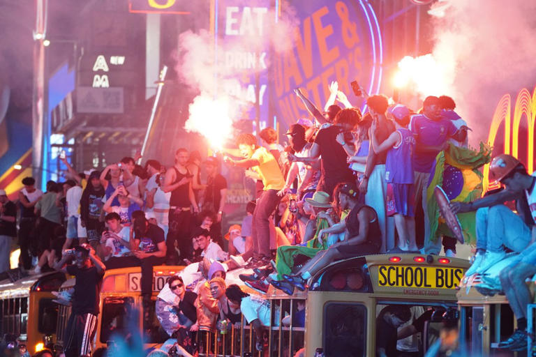 63 people arrested, 4 stabbings and 1 shooting reported in NYC after ...