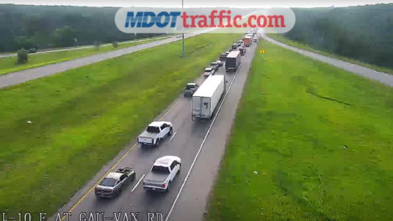Update: I-10 crash between 18-wheeler, passenger vehicle cleared after ...
