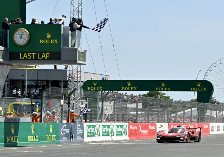 Toyotas pounce late to retake title in 24 hours of Le Mans