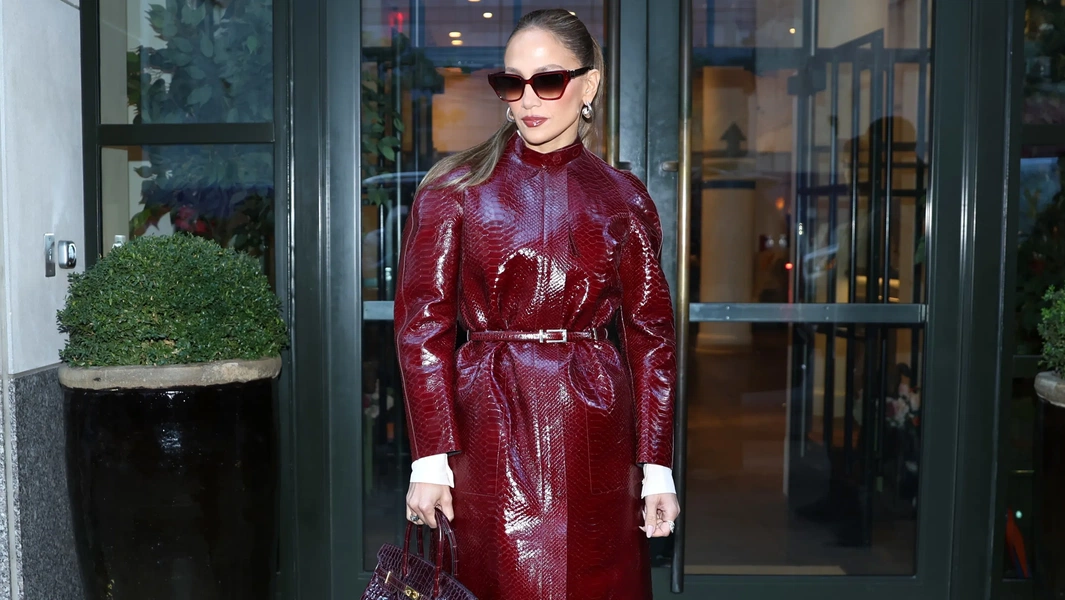 Jennifer Lopez’s mastery of tonal and monochrome fashion