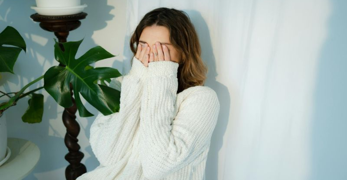 14 things shy people keep to themselves—even from close friends