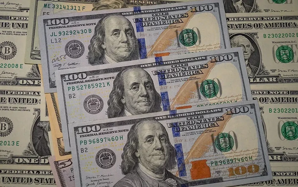 Experts outline top strategies for investing $1,000 now