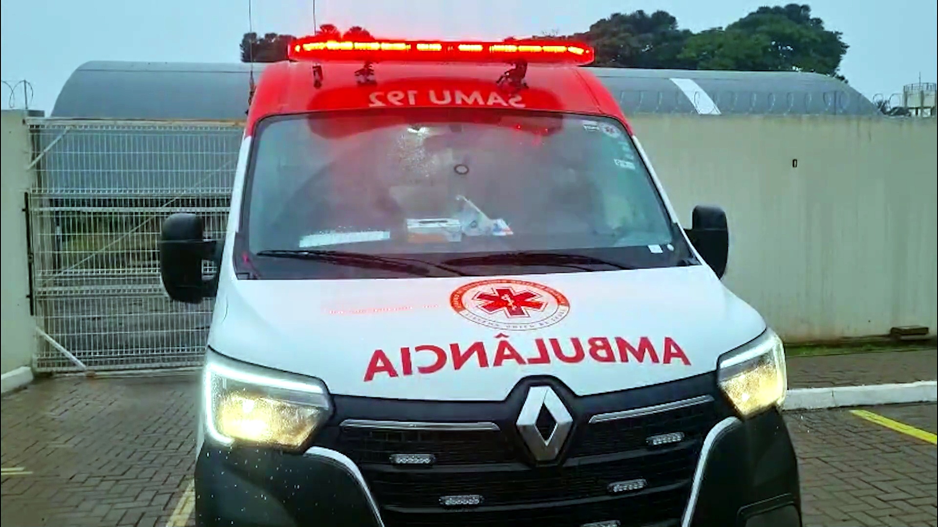 Detento passa mal e é socorrido pelo Samu na Delegacia de Cascavel