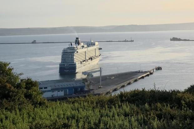 Cruise ship carrying 3,000 passengers makes maiden call to port