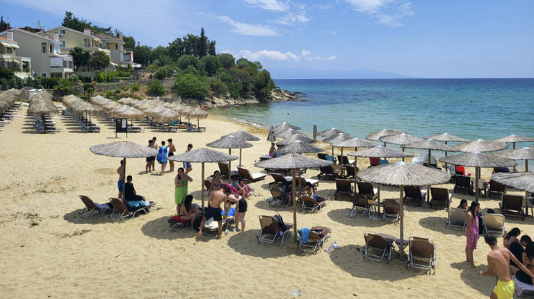 Avoid 3 of the most polluted beaches in Greece (and visit 3 of the ...
