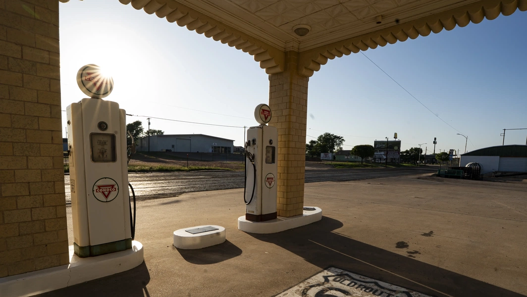 7 historic towns along southwest Route 66