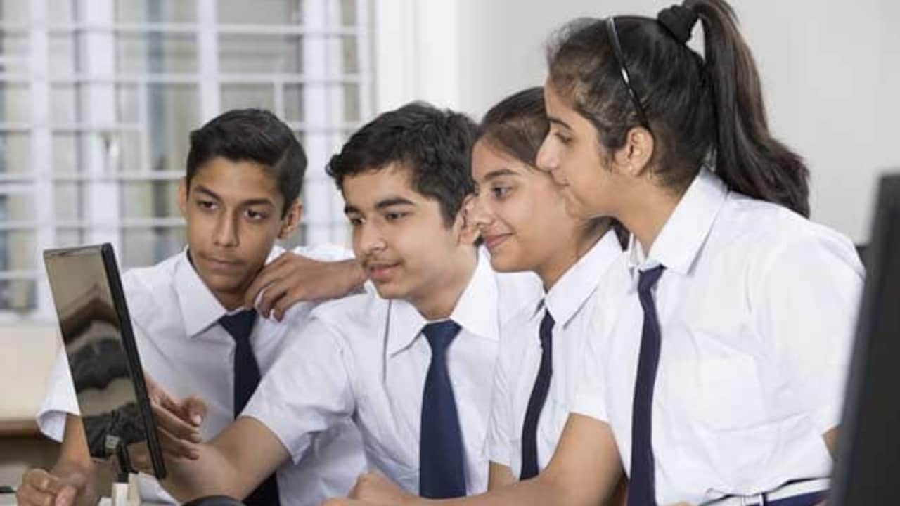 School assembly news headlines (June 15): Top national, world, sports ...