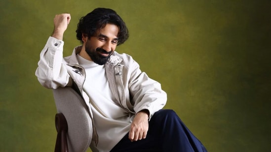 Vir Das reveals surprising EV delivery delay reason, quotes dealer ...