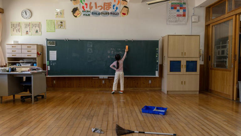 A bird that flies never leaves a trace: Why is Japan always so tidy at ...
