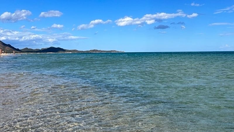 Sardinia: beach shade banned for adults, allowed only for children and ...