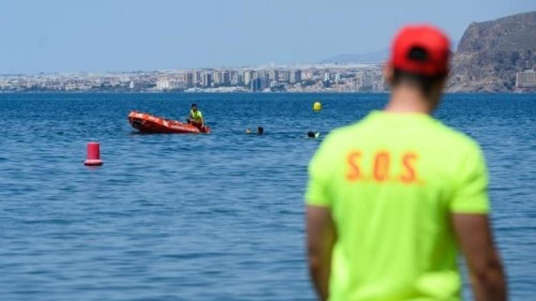 Sábado trágico en las playas de Almería: mueren ahogadas una niña en la ...