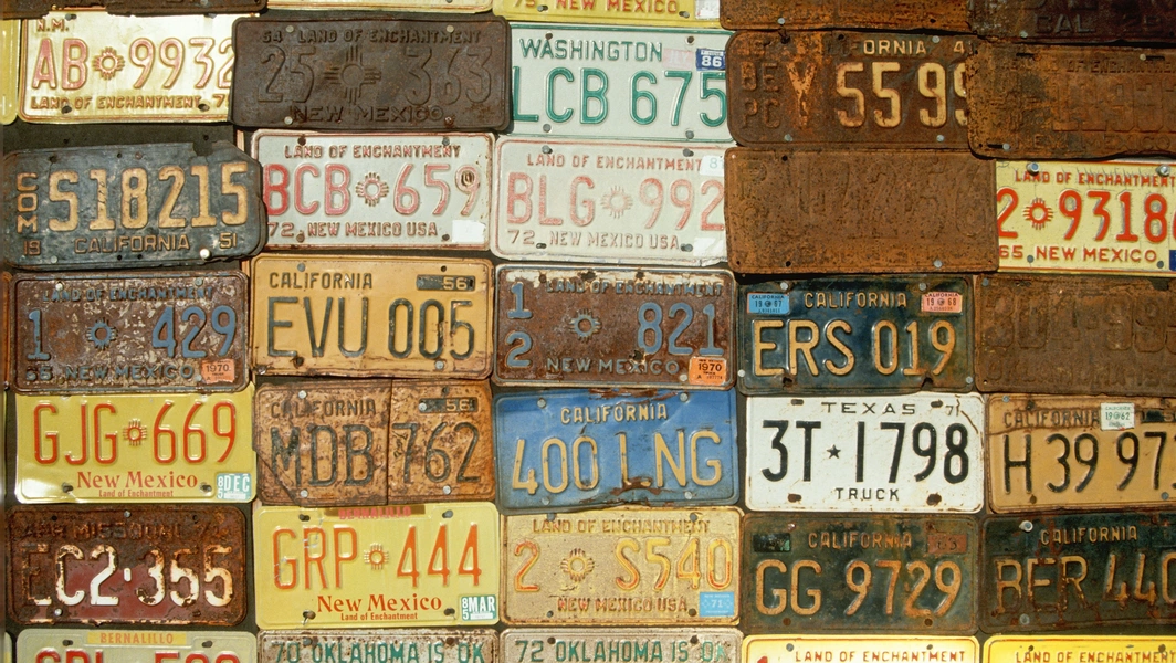 15 striking state license plate designs