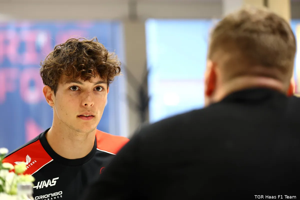 Bearman plaatst Verstappen op een voetstuk: "Hij is de maatstaf"