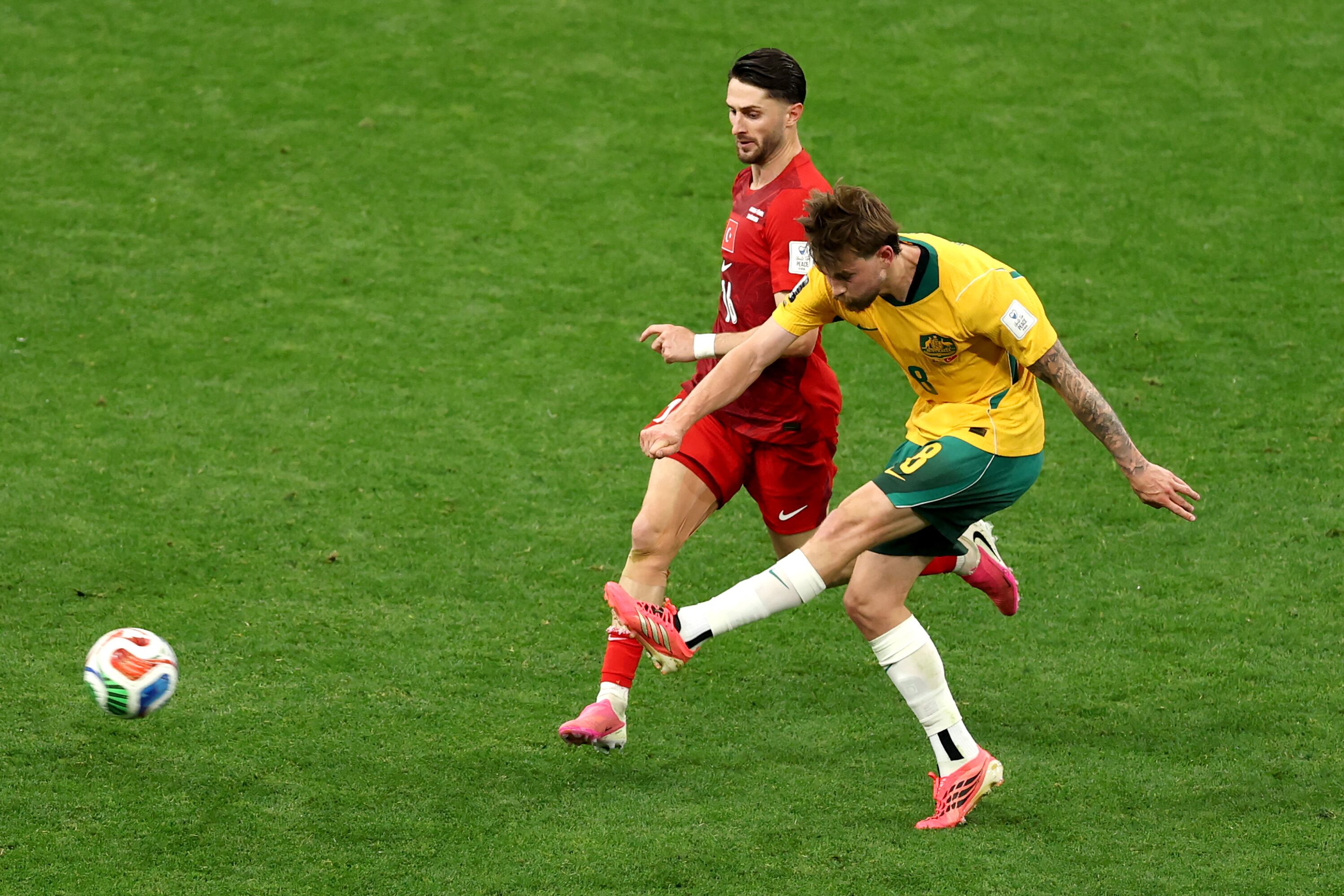 Australia's 'bus defense' and counterattack beat Turkey 2-0