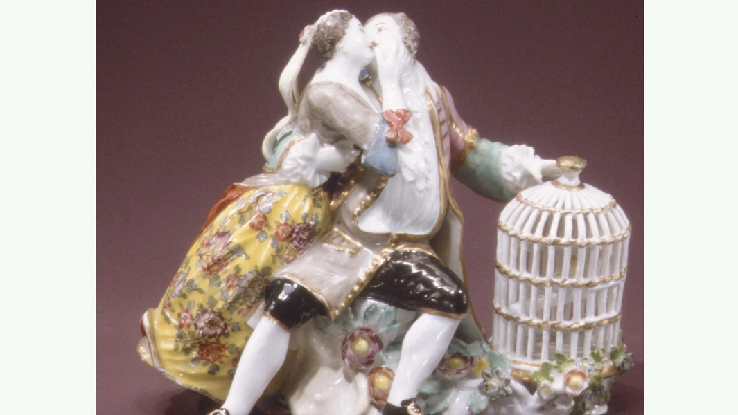 5 antique china patterns that command high prices