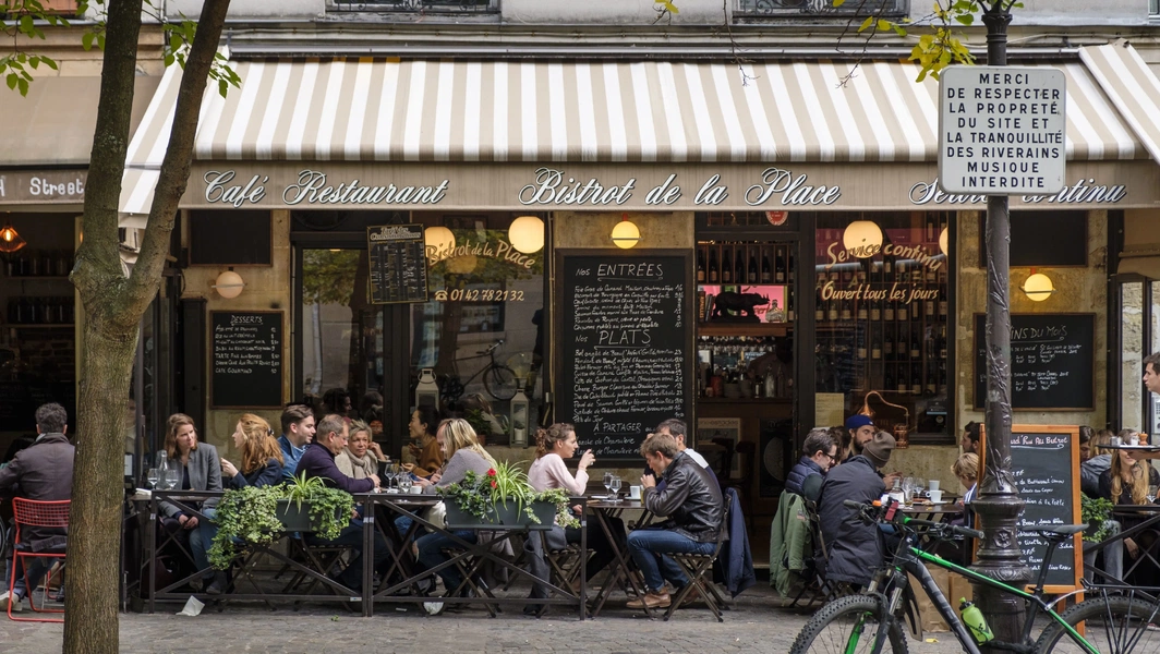 Expat praises UK friendliness but slams roads and food costs