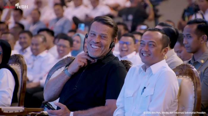 Profil Tony Robbins,Pengusaha AS Disebut Menangis Dengar Program MBG ...