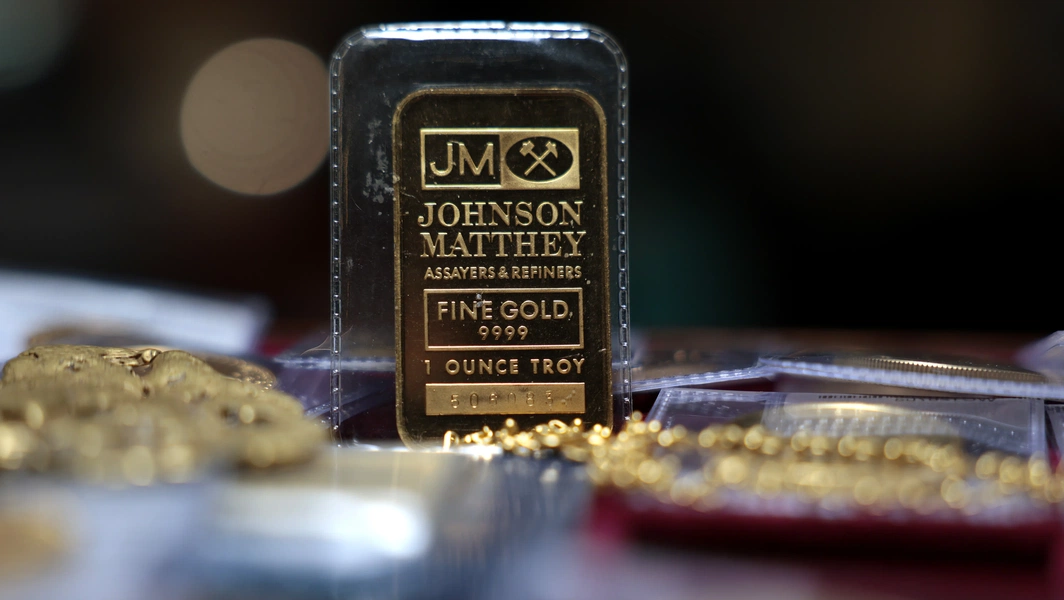 Gold surge drives vintage luxury watches to melting pot