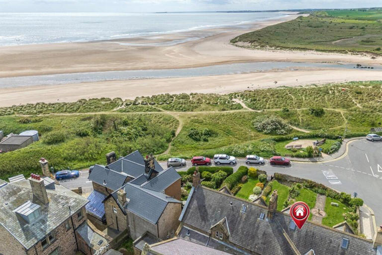 Rare Grade II coastal cottage with sea views in Alnmouth for sale