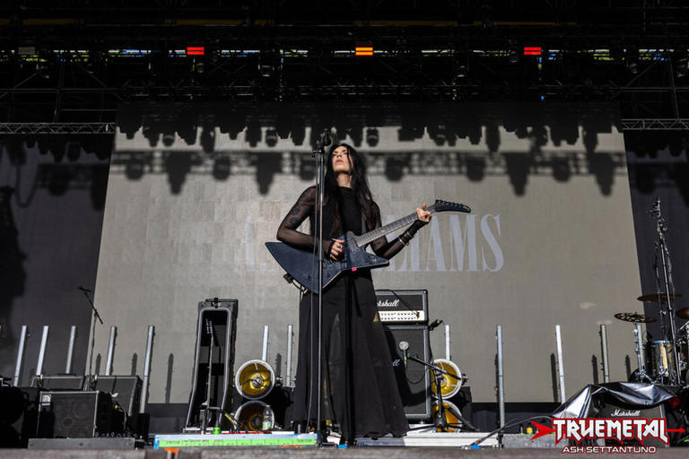 Photo report: A Perfect Circle + Jehnny Beth + AA Williams @ Ferrara ...