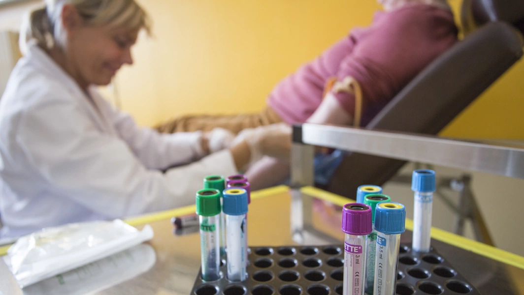 Early warning signs and symptoms of leukemia