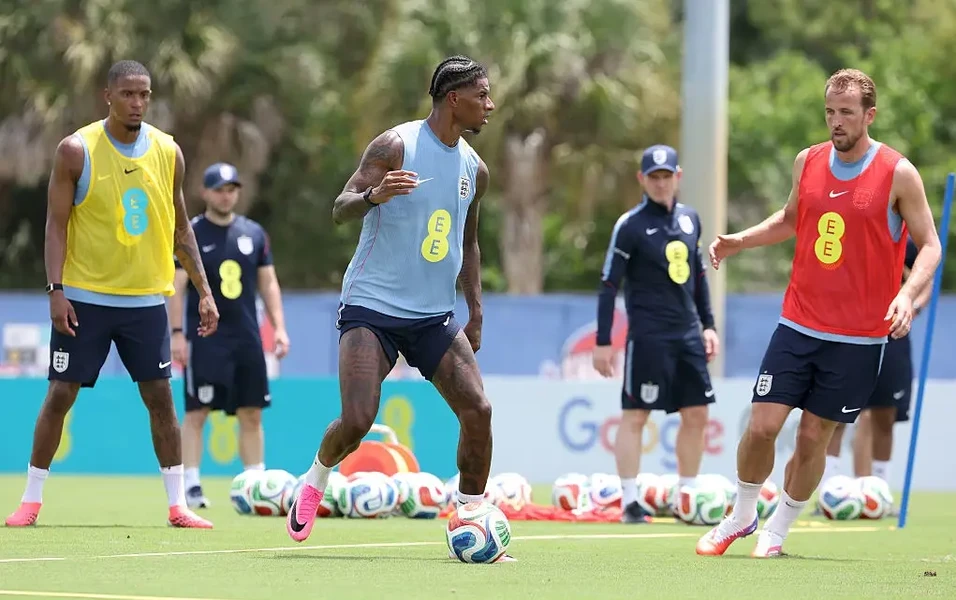 Bayern Munich make calls over Rashford but focus elsewhere