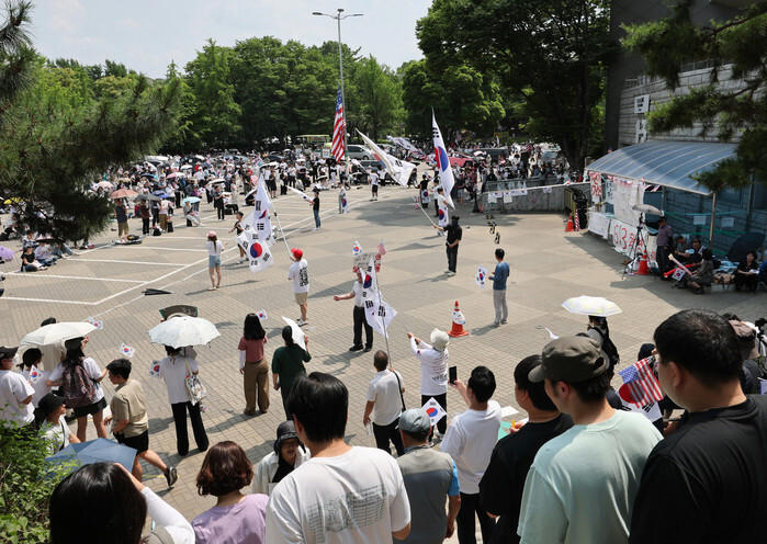 Ballot shortage protest