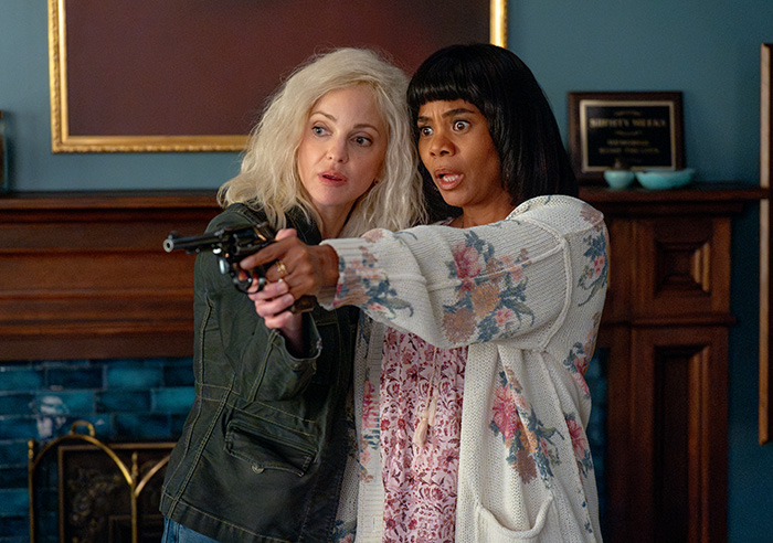 Review: 'Scary Movie' is the 'mid' in the Wayans' midlife crisis