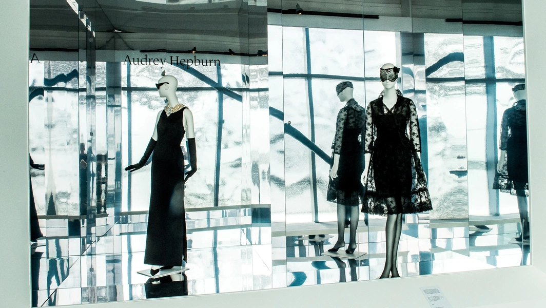 7 iconic little black dress moments in history