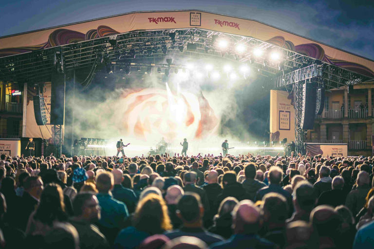 Photo gallery: Embrace play to 6,000 sold-out hometown Halifax crowd at ...