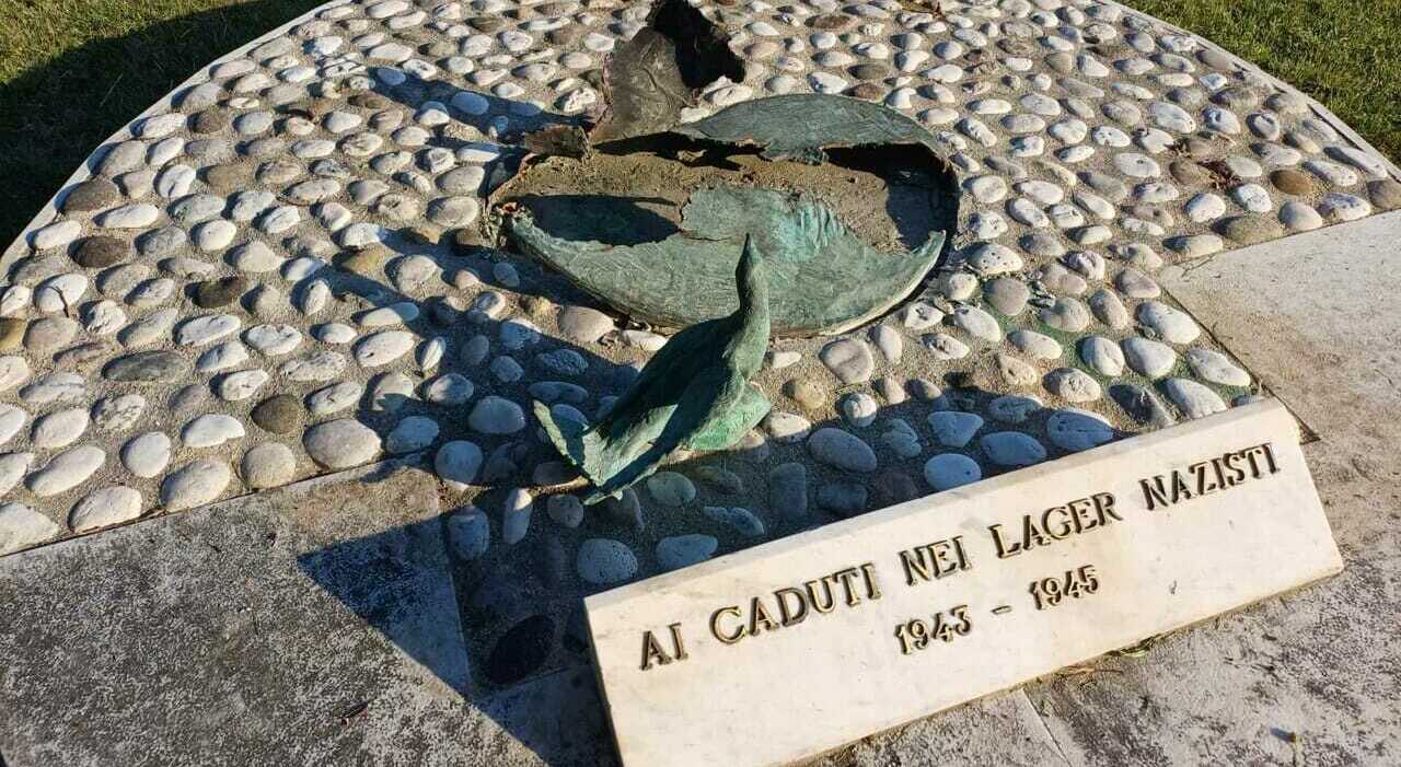 Statua alle vittime dei lager rubata: trovati e denunciati i ...