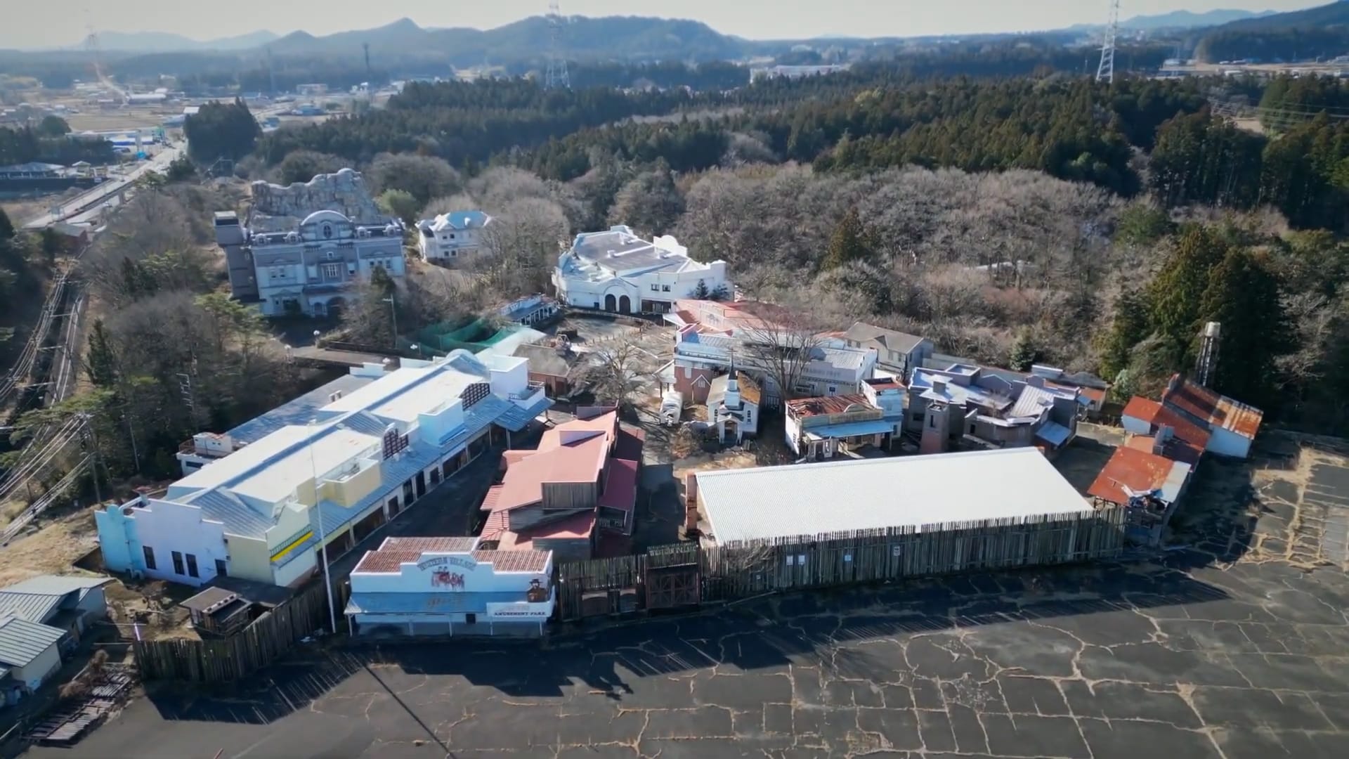 Inside Japan's abandoned Wild West-themed amusement park with Mt ...