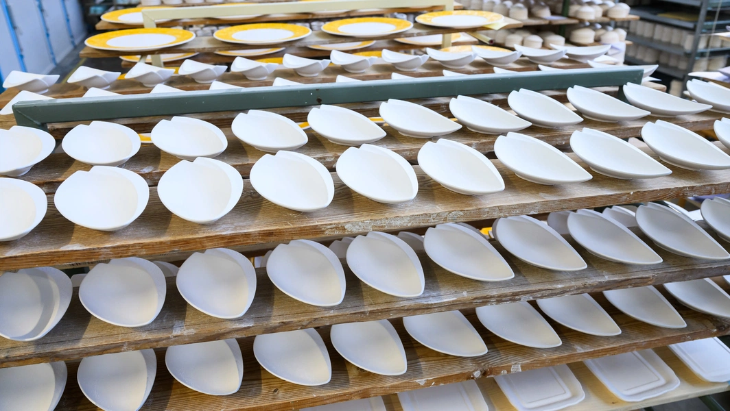 5 antique china patterns that command high prices