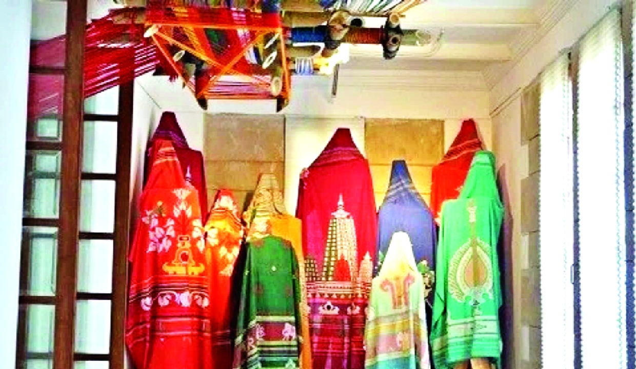 Bihar's Bawan Buti sarees, Patharkatti stone craft, Pidiya painting get ...