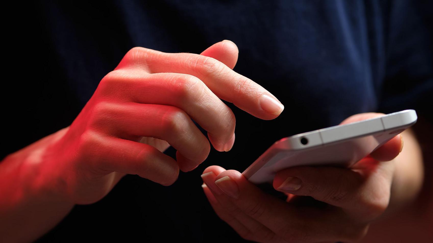 Sergeant pestered junior colleague on social media