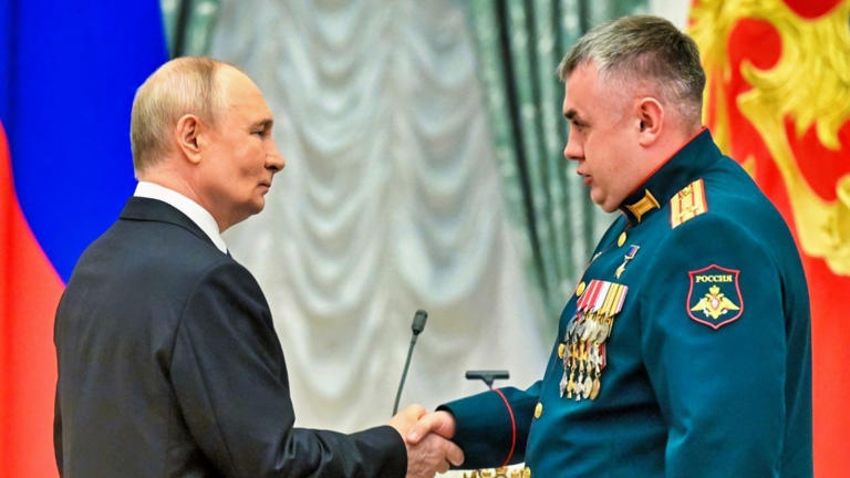 Putin’s military is in real trouble in Ukraine: Russia is now losing ...