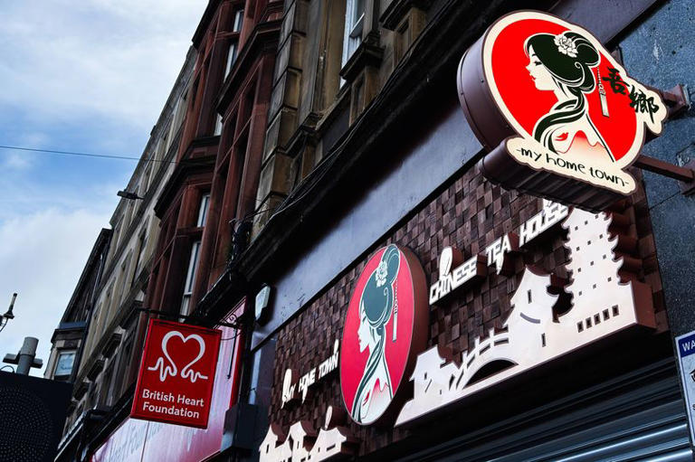 Iconic British high street mainstay shutting 150 shops as banks also ...