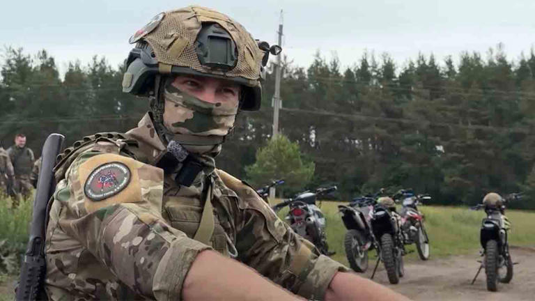 Video: Russian unit trains soldiers in extreme motorcycle riding in the ...